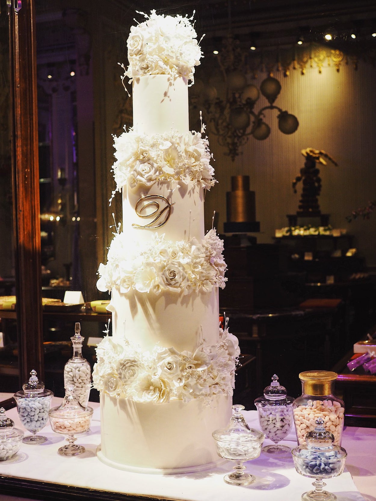 Custom Cakes – Demel Wien
